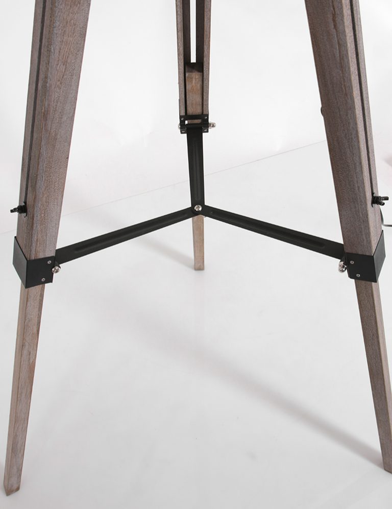 Scandinavische driepoot vloerlamp Mexlite Triek hout - Directlampen.nl