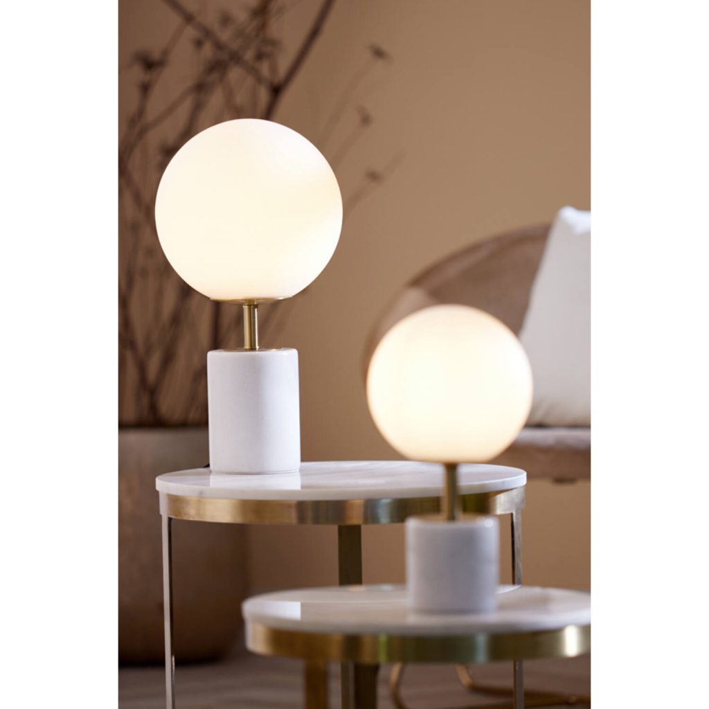 Klassieke tafellamp witte bol Light & Living Medina - Directlampen.nl